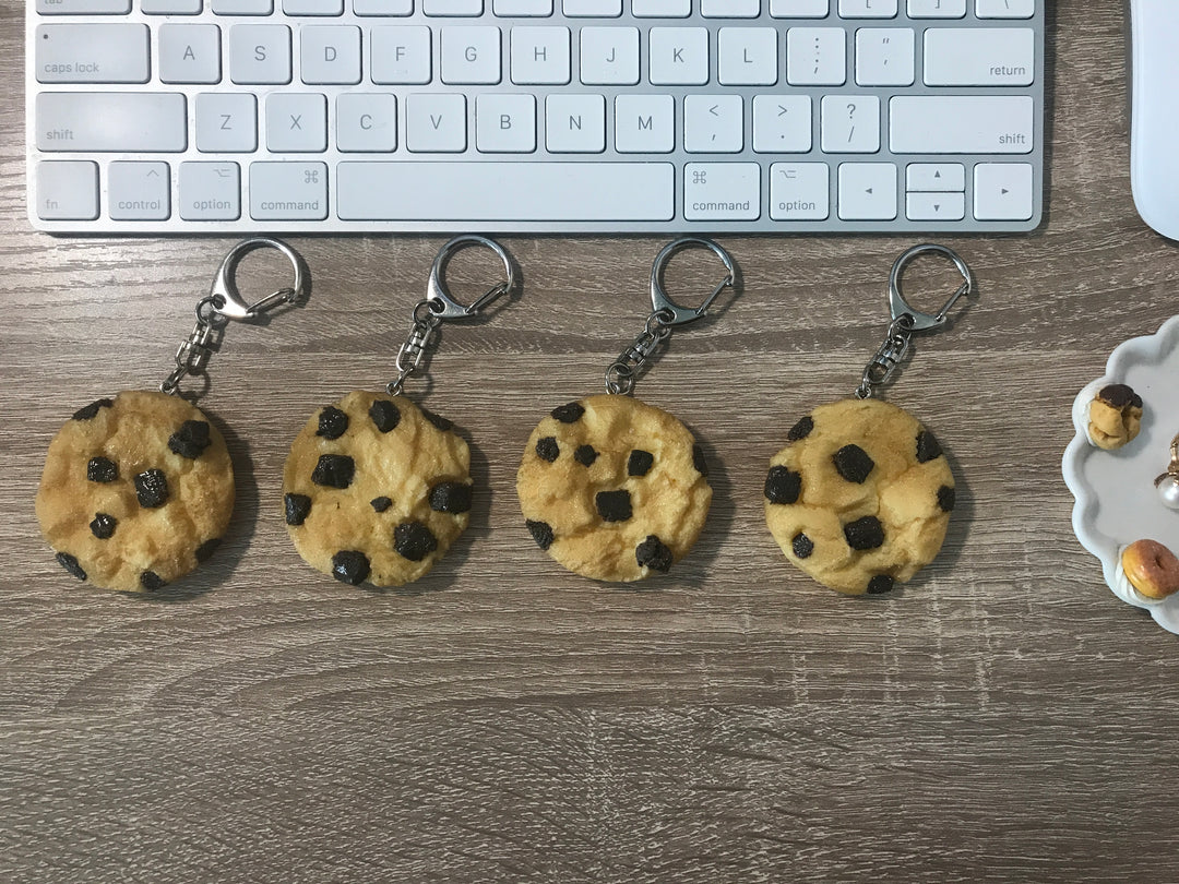 Chocolate Chip Cookie Keychain – P FACTORY