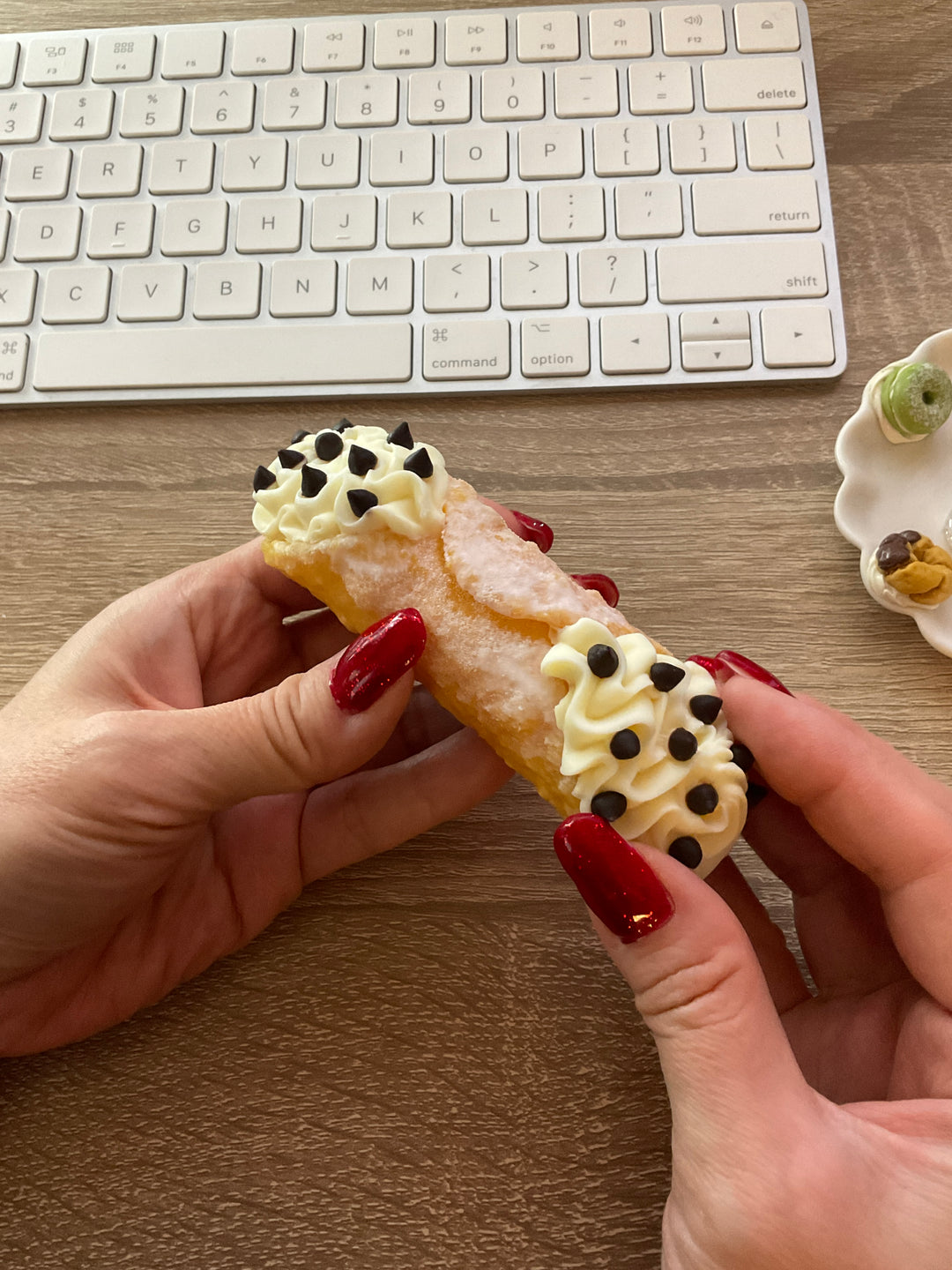 Cannoli Magnet – P FACTORY