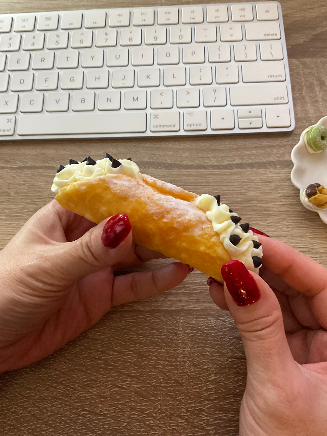 Cannoli Magnet – P FACTORY